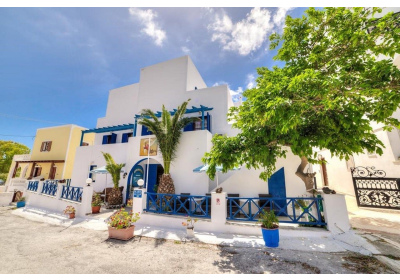 Ikaros Hotel in Karterados (Santorini, Greece) - SantoriniDress